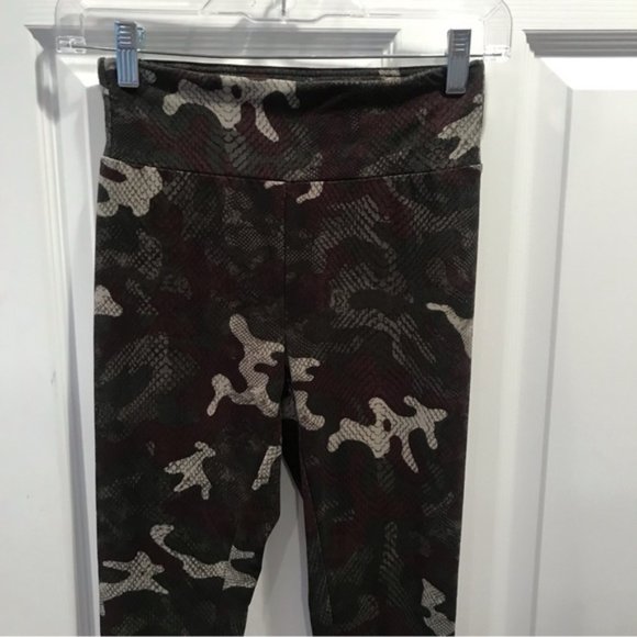 NOBO | Pants & Jumpsuits | No Boundaries Camo Leggings Green Camouflage ...